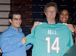 ADOM :: St. Thomas University hosts sixth annual stone crab dinner for ...