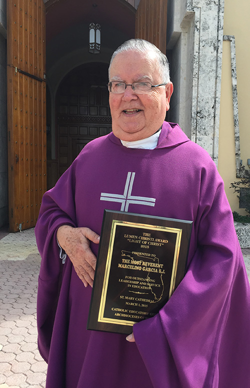 ADOM :: Jesuit priest honored by Catholic educators