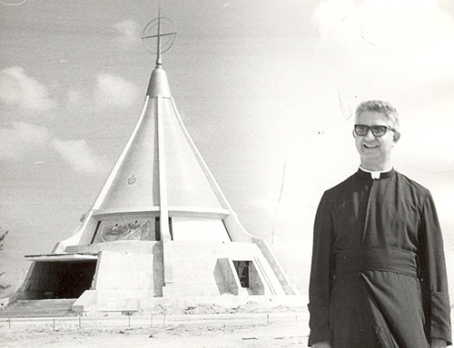 ADOM :: El carisma del fundador de la Ermita