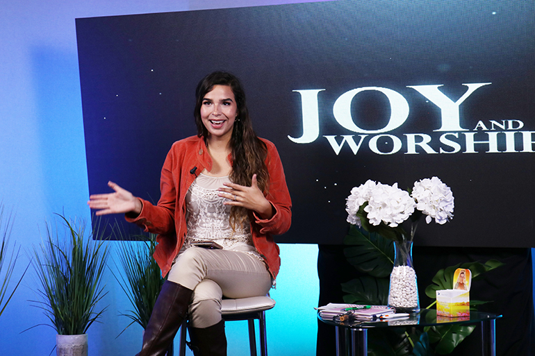 ADOM :: María Visión: 'Dar a conocer la palabra de Dios y mensajes de ...