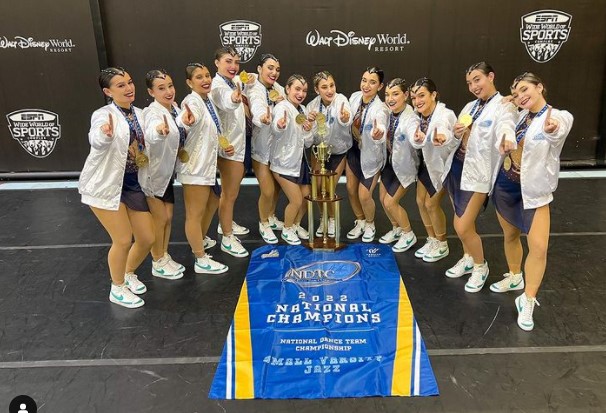 ADOM :: Make it seven in a row for St. Brendan cheerleaders