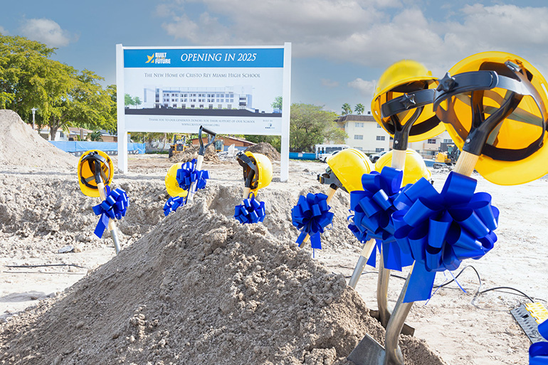 ADOM :: Cristo Rey Miami High School breaks ground for new building