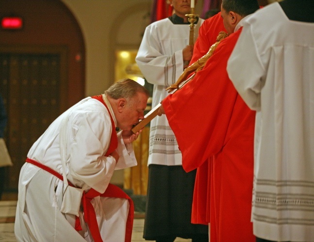 ADOM :: Good Friday: The Cross is the Way