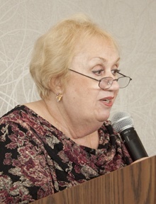 ADOM :: Women raise funds for scholarships