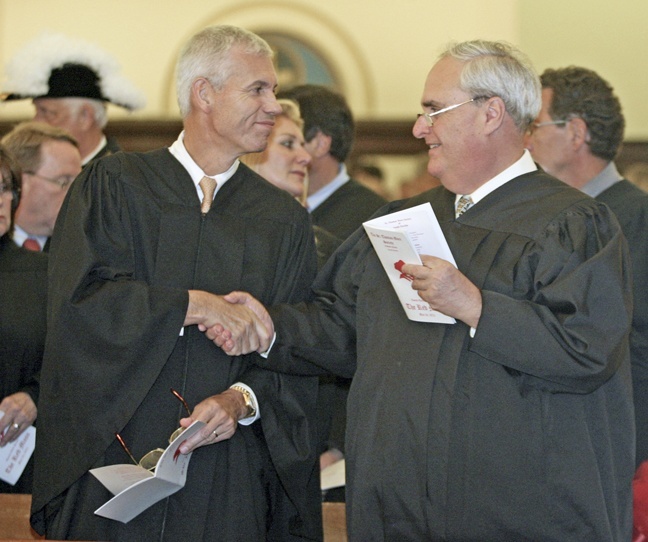 ADOM :: Of law and country