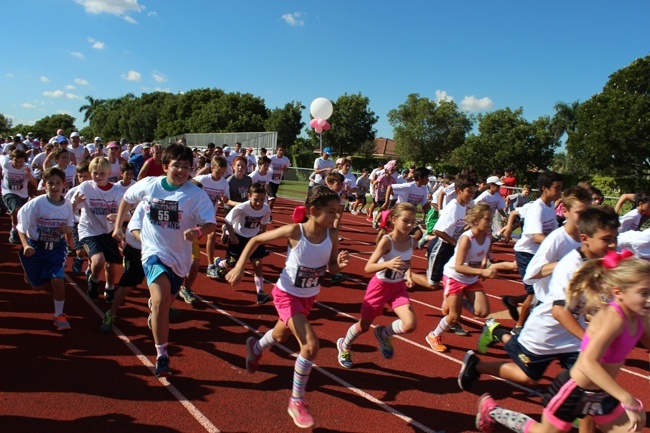 ADOM :: Belen Jesuit students help those in need