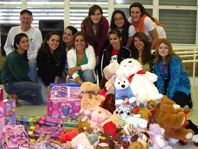 ADOM :: St. Brendan students help families with AIDS