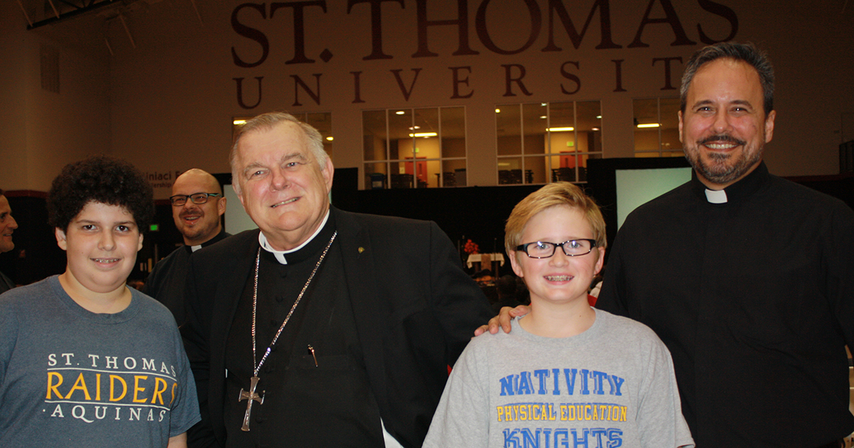 ADOM :: Mercy Night Miami draws nearly 1,000 youths