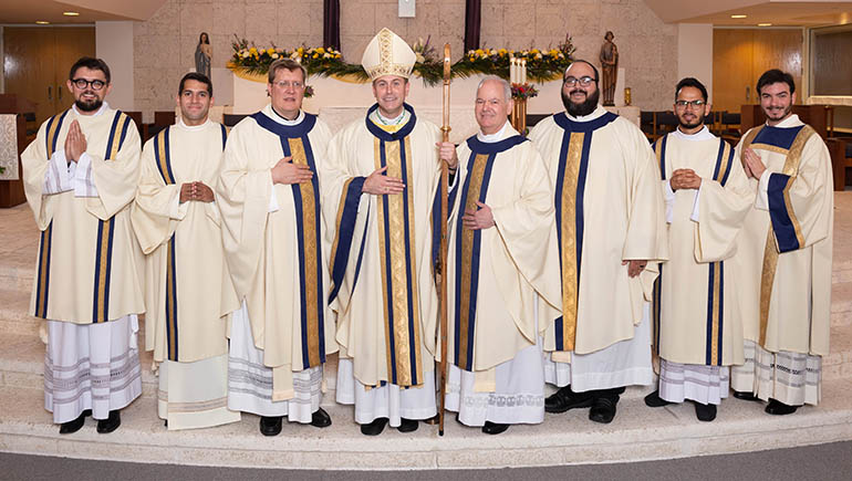 ADOM :: 4 ordained deacons for Miami