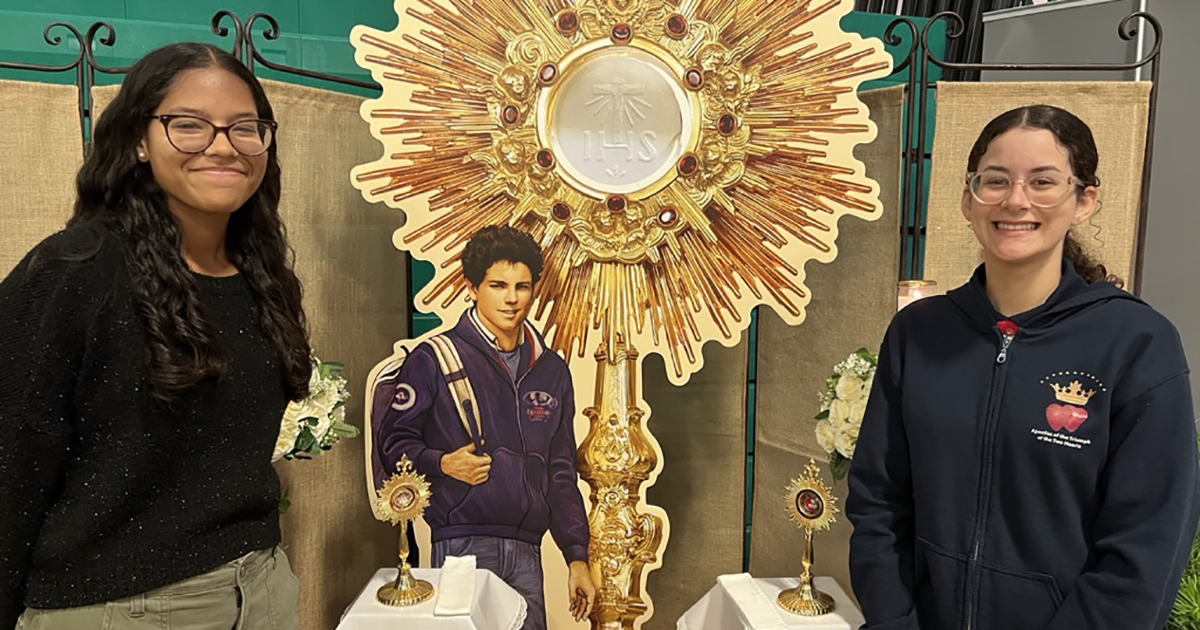 ADOM :: Eucharist called God's 'greatest gift' in smallest form