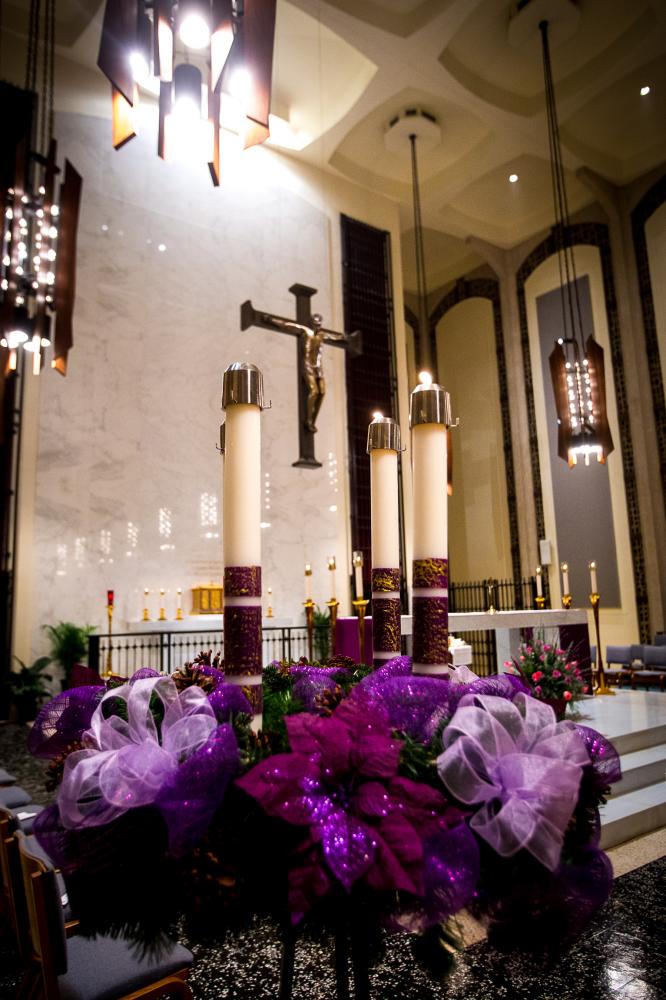 ADOM :: Traditions, charity, foster Advent spirit