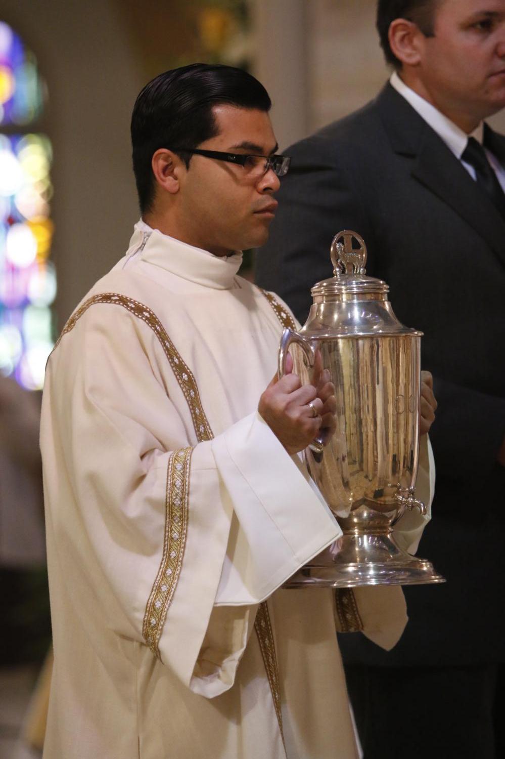 ADOM :: Scenes from the chrism Mass