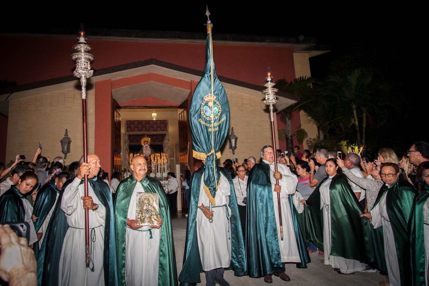 ADOM :: La Macarena of Seville processes through Miami's streets
