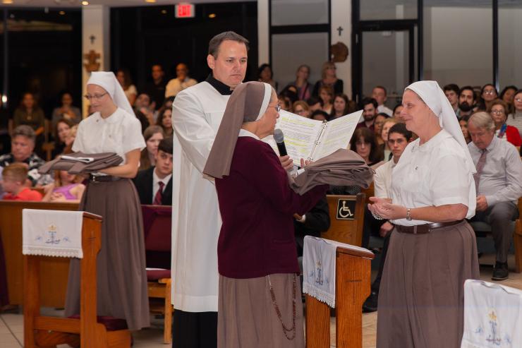 ADOM :: 4 Women profess vows as Servants of the Pierced Hearts