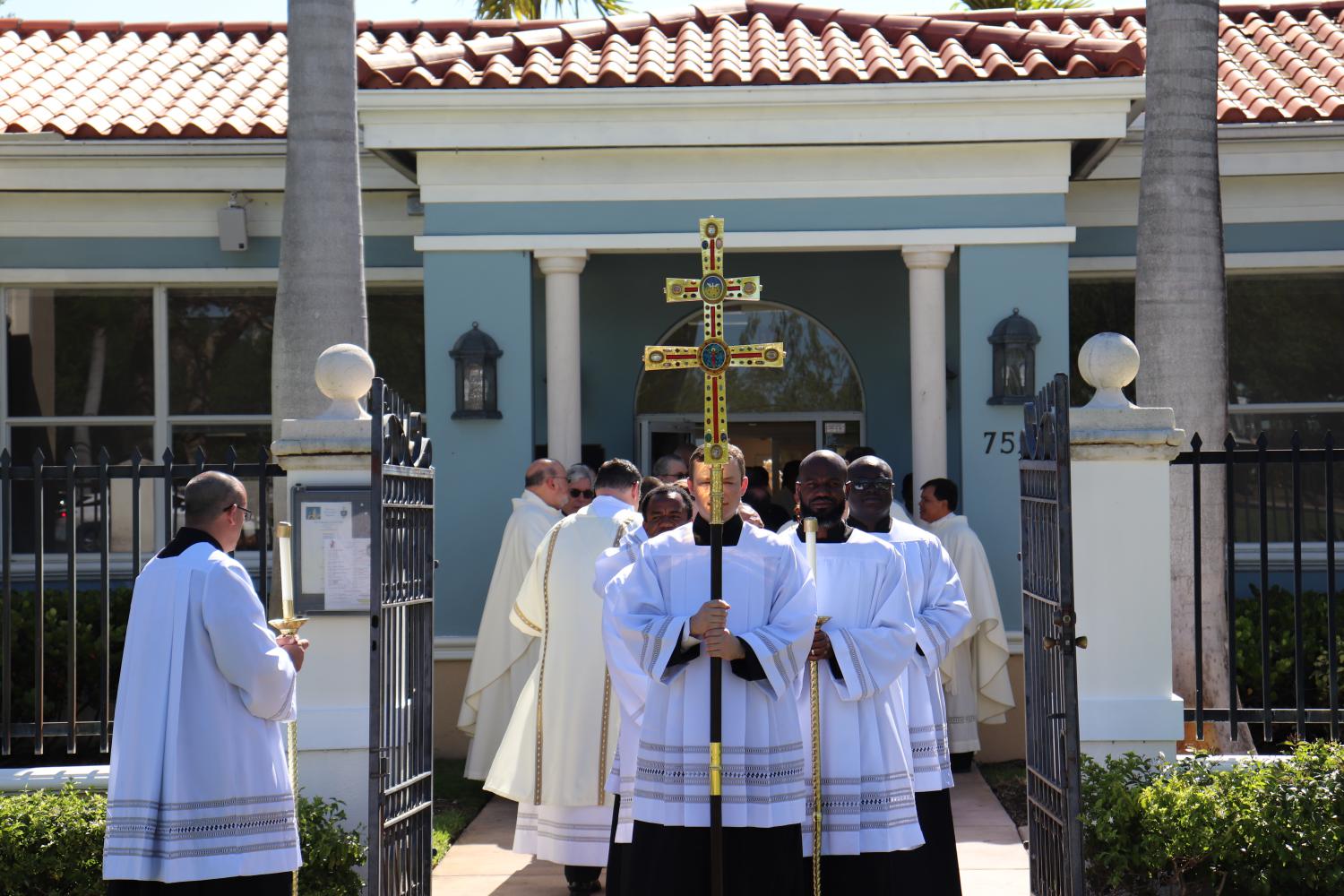 ADOM :: The joy of being a priest