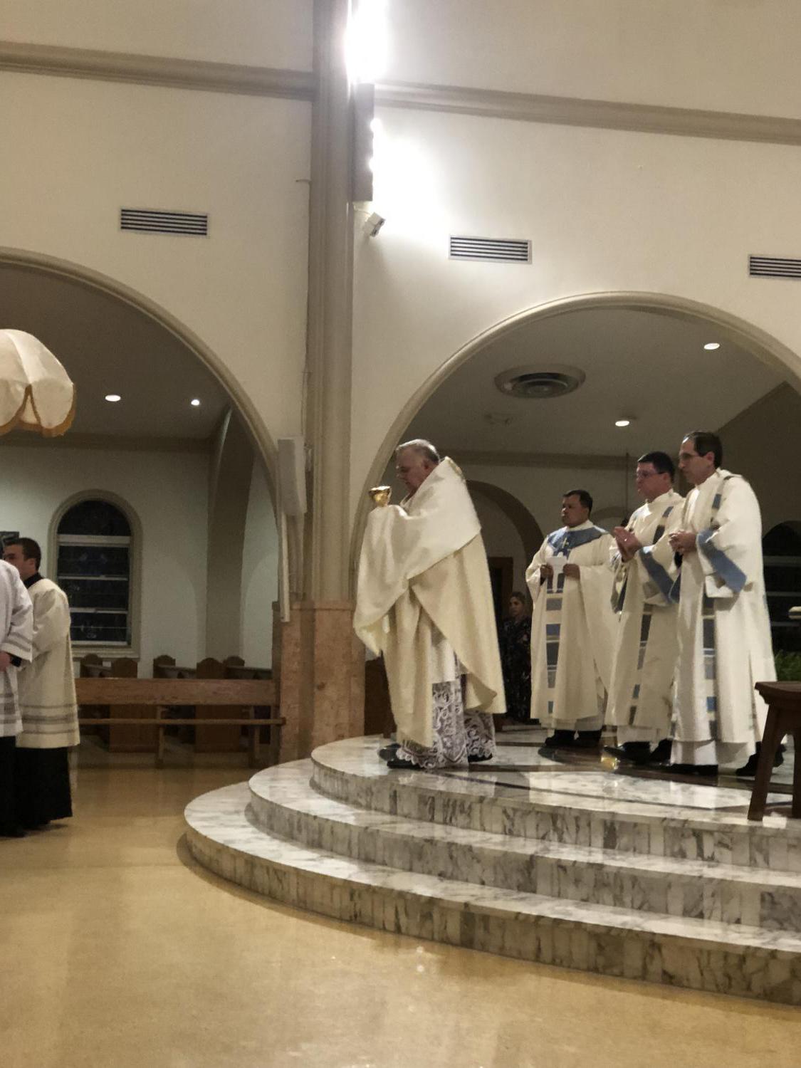 ADOM :: Holy Thursday: Seven Churches Visitation