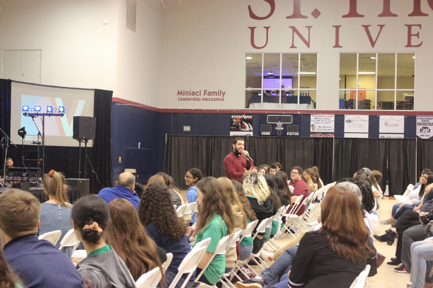 ADOM :: Young people sing, praise, and worship at Mercy Night