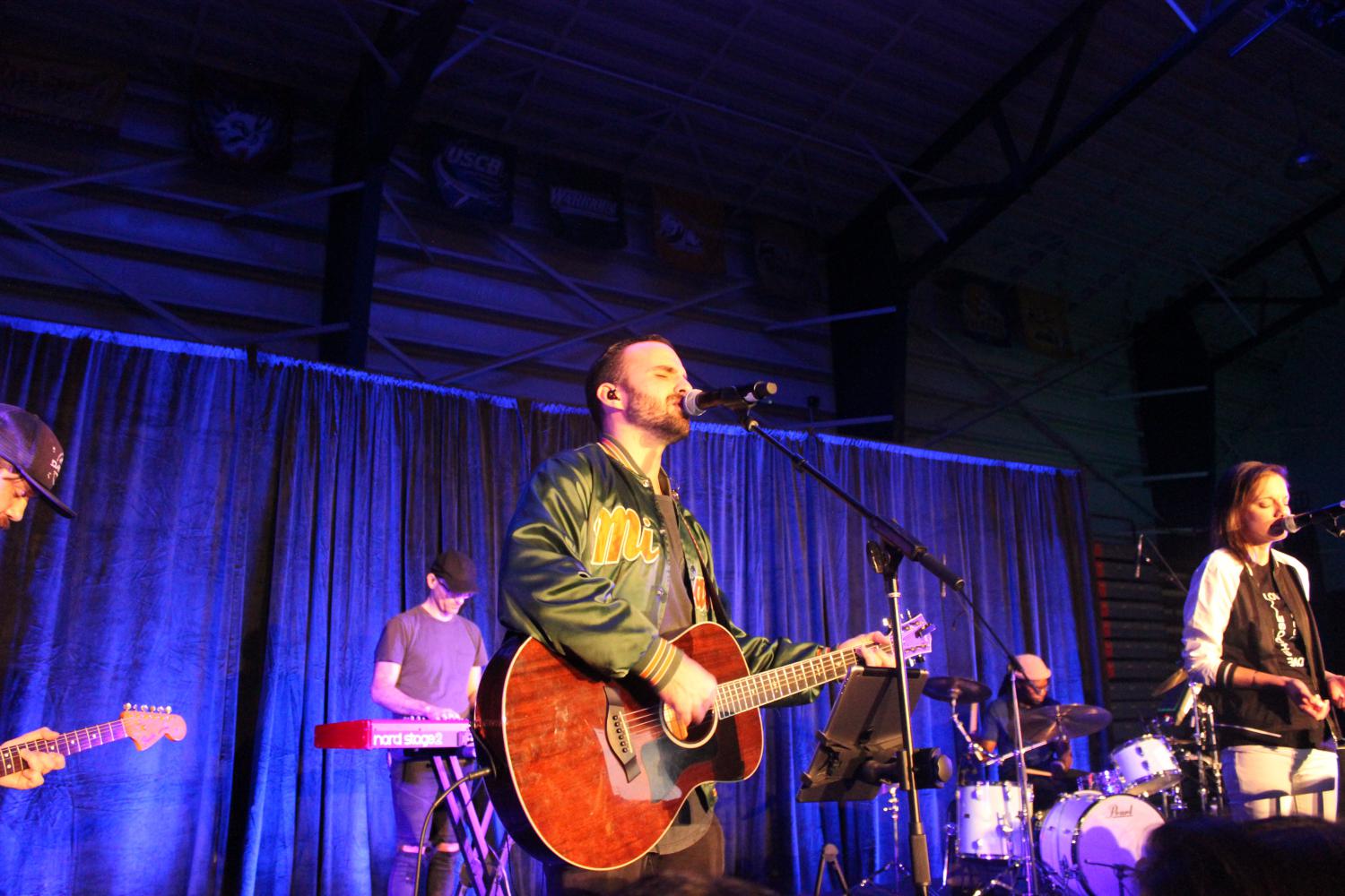 ADOM :: Young people sing, praise, and worship at Mercy Night