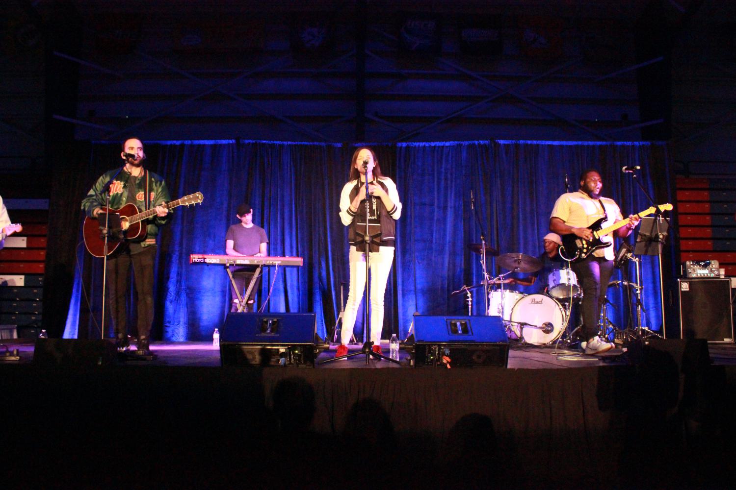 ADOM :: Young people sing, praise, and worship at Mercy Night