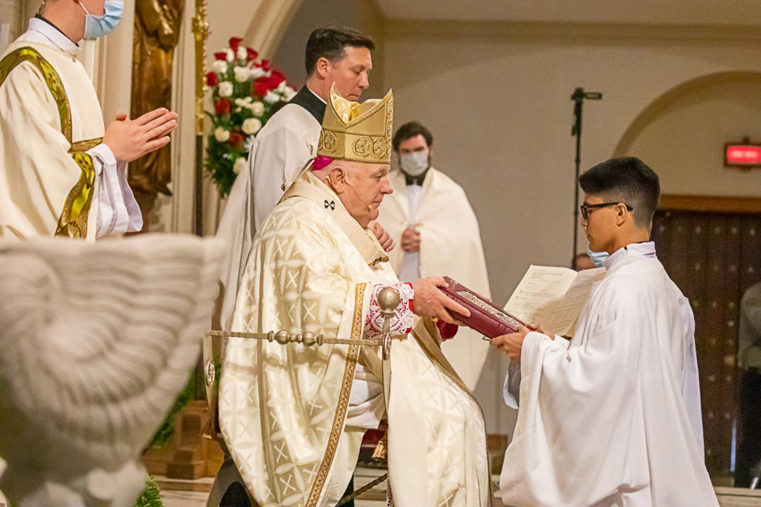 ADOM :: 3 Men ordained deacons