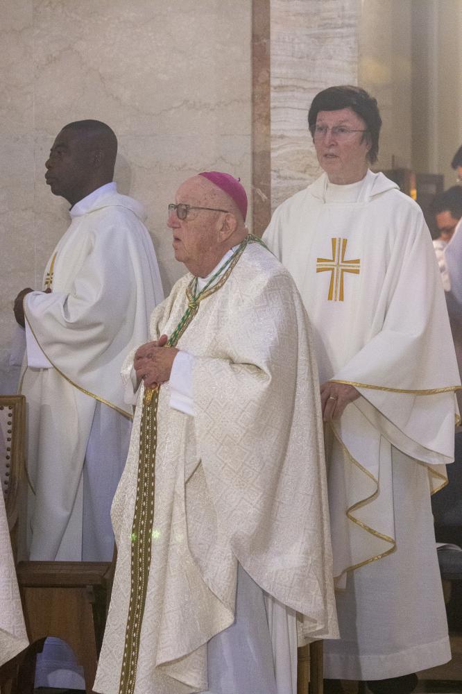 ADOM :: 15 priests honored at chrism Mass