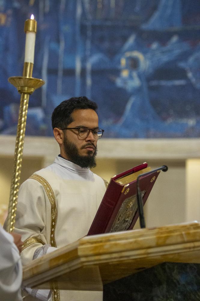 ADOM :: 15 priests honored at chrism Mass