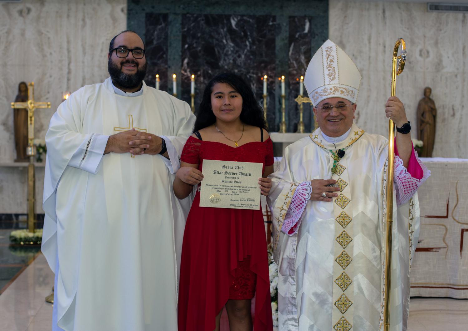 ADOM :: Altar serving: a family tradition