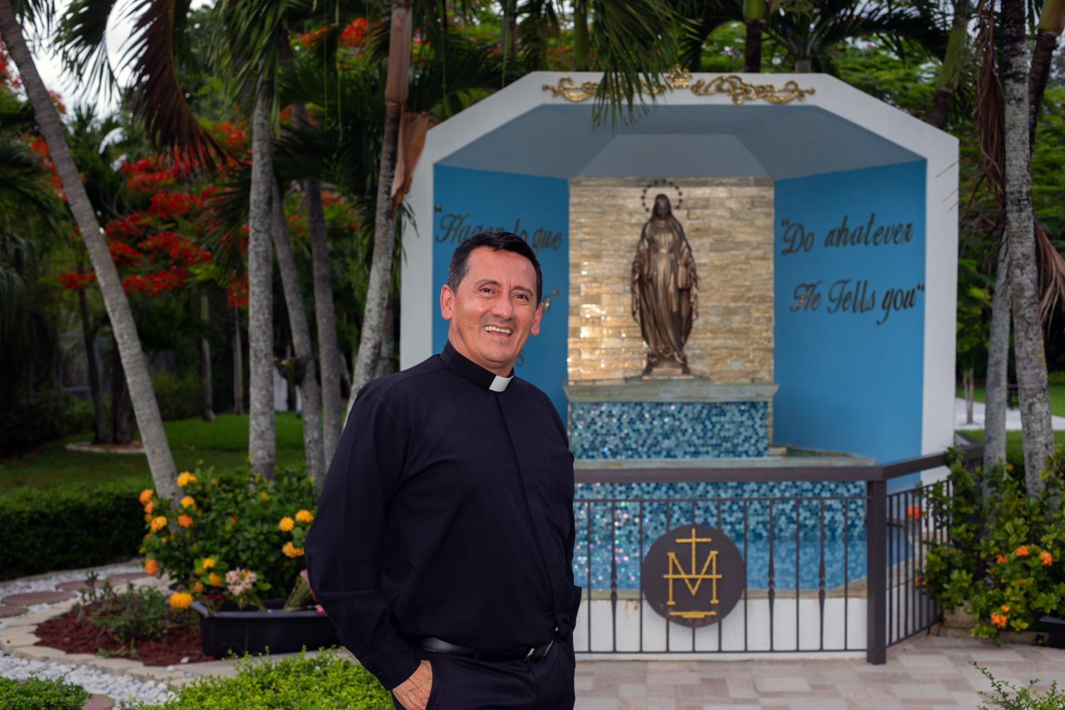 ADOM :: Priest leaves 'holy ground' at St. Catherine of Siena