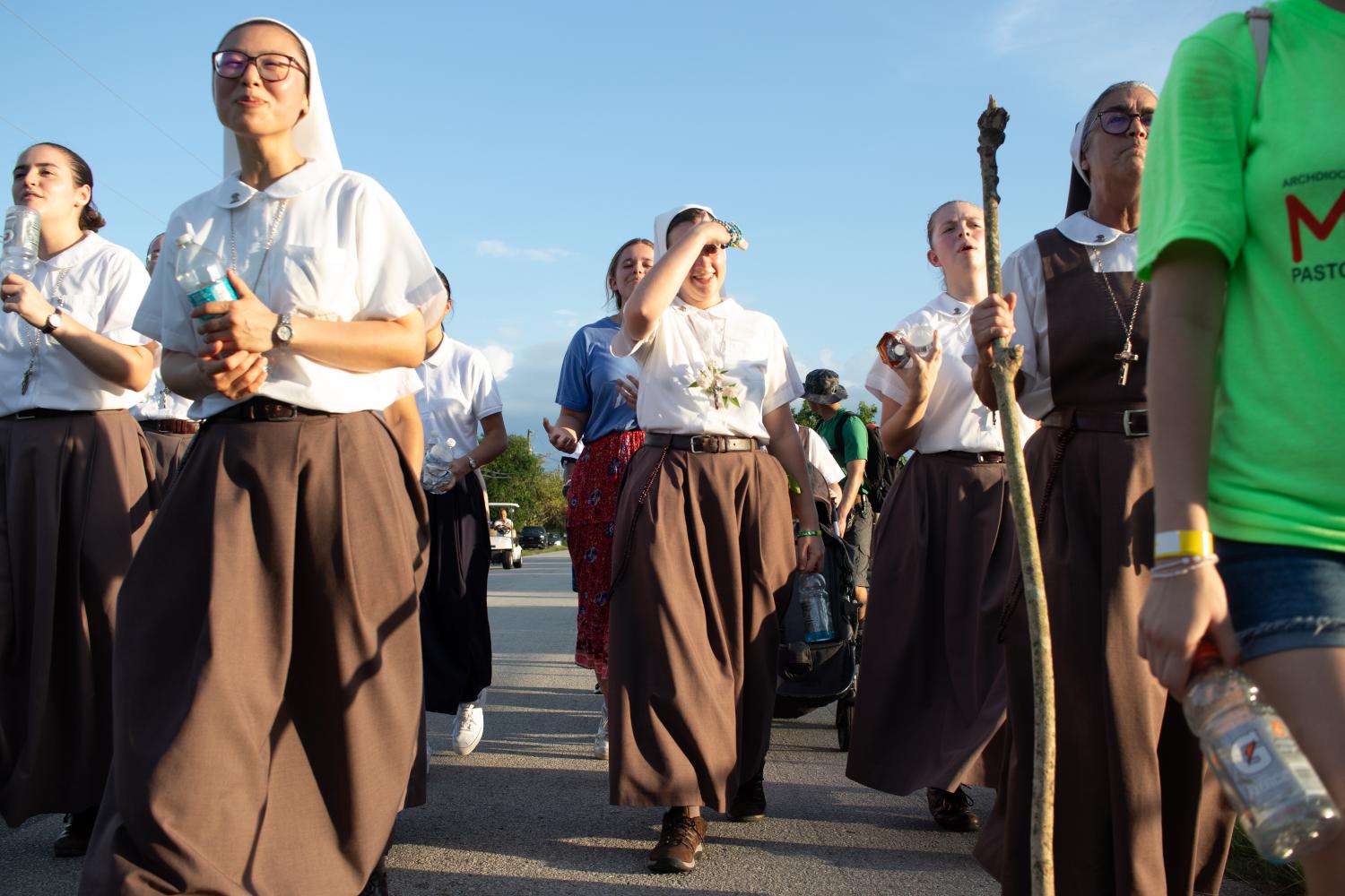 ADOM :: Walking pilgrimage, vigil mirror WYD Lisbon