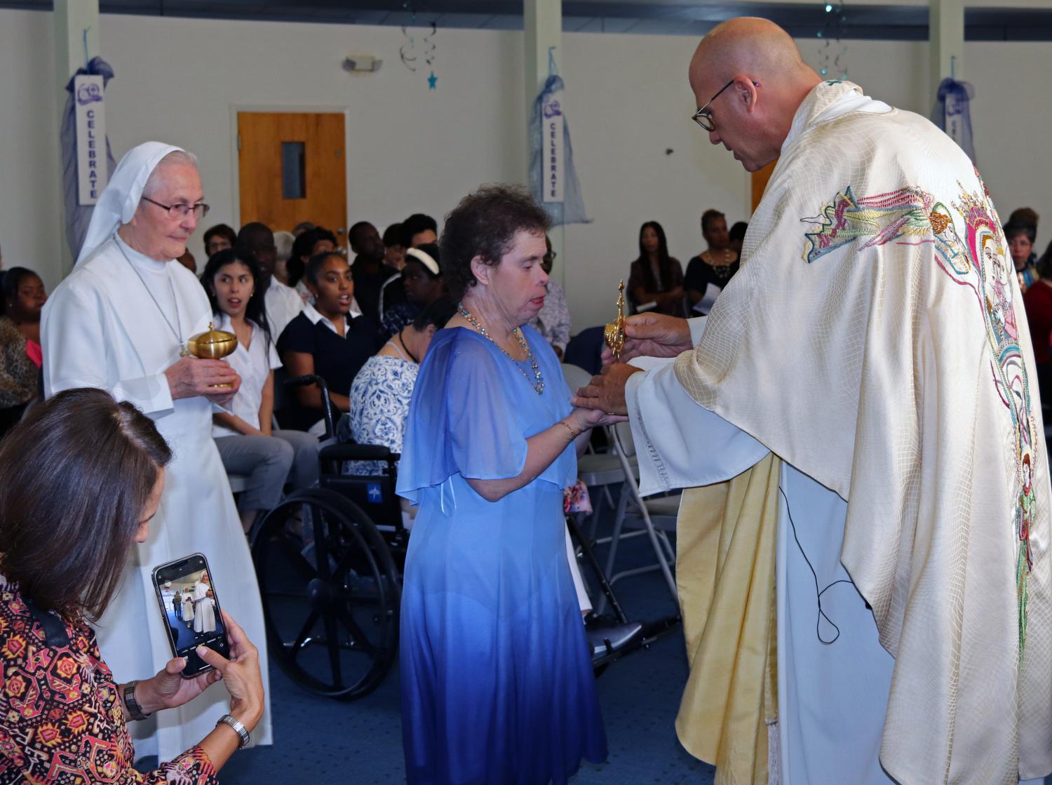 ADOM :: Mass marks Marian Center's 60th anniversary